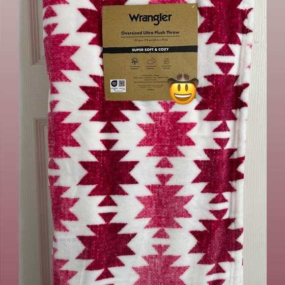 Wrangler | Bedding | Wrangler Oversized Ultra Plush Throw In Pinks And ...